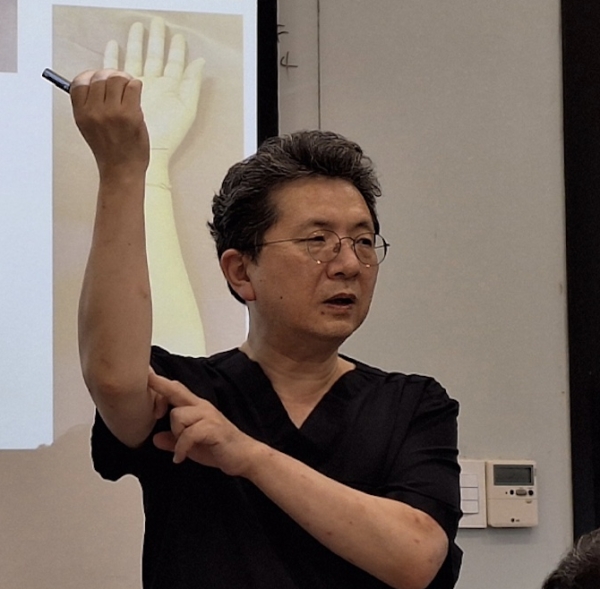 Mind Acupuncture: Ancient Wisdom, Modern Therapy - CHIWAY